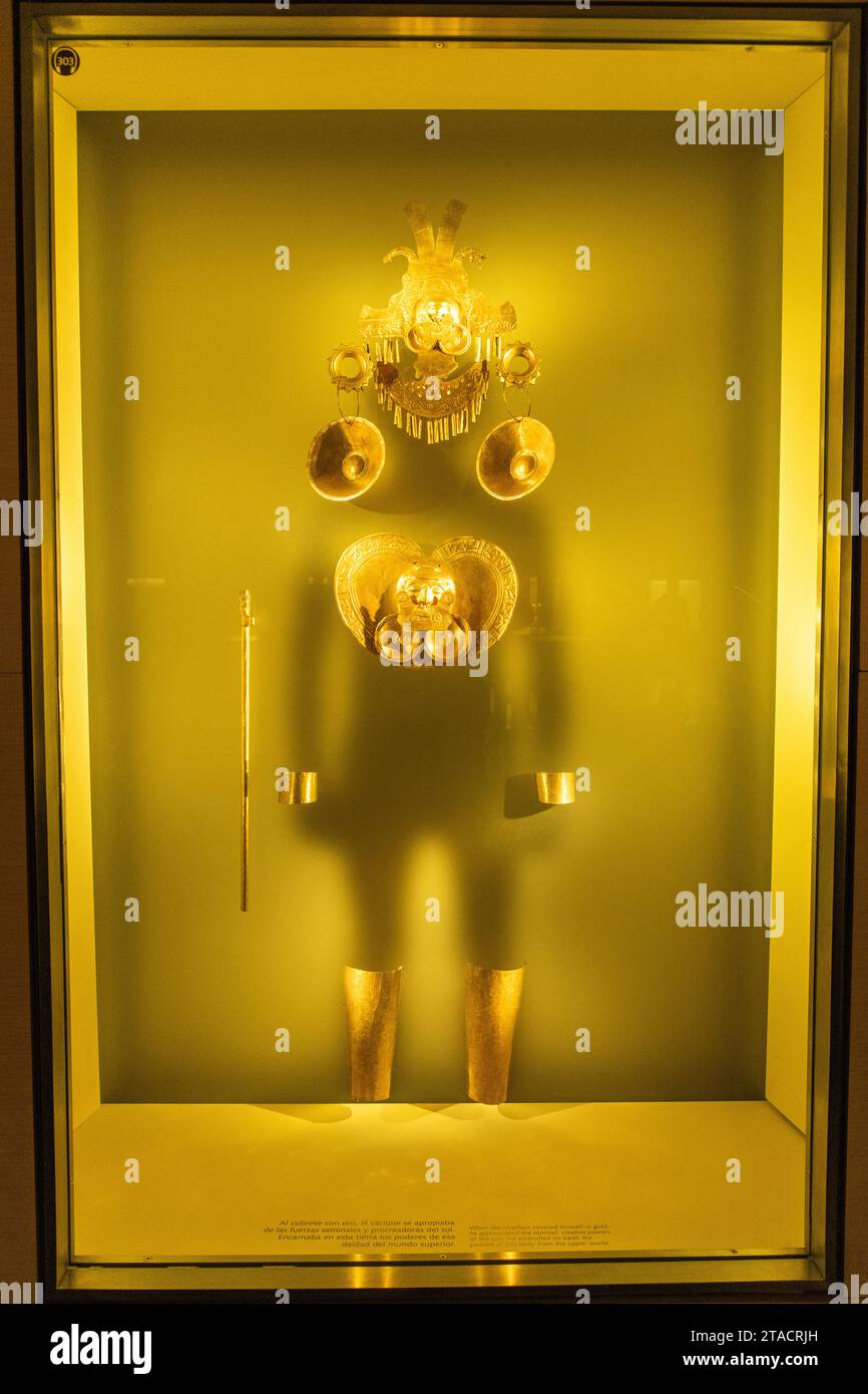 A gold mask display inside the Museo del Oro / Gold Museum in Bogotá ...