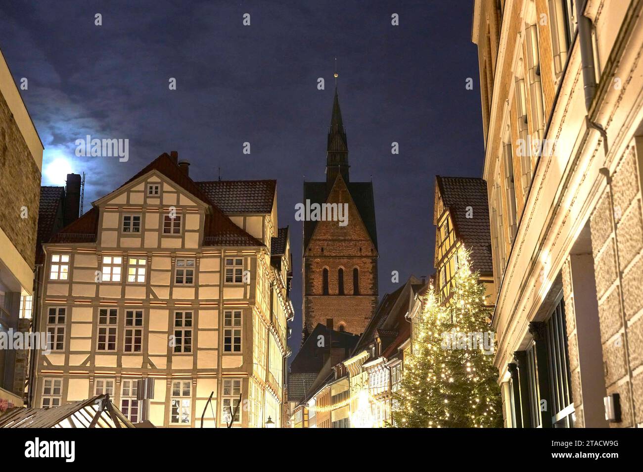 Christmas market in the old town of hannover hi-res stock photography ...