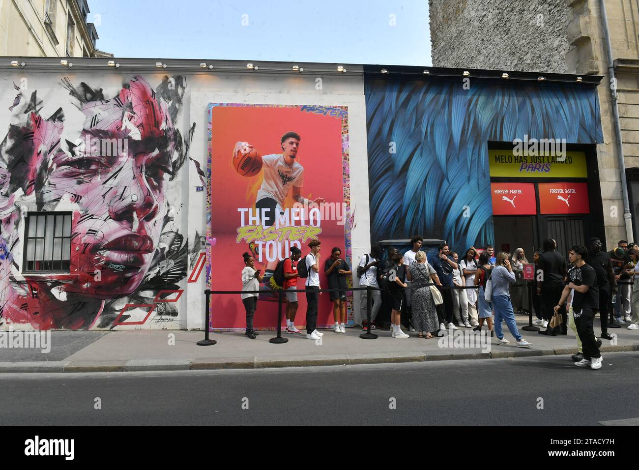 Lamelo Ball (NBA) and footballer Kingsley Coman at PUMA event Stock ...