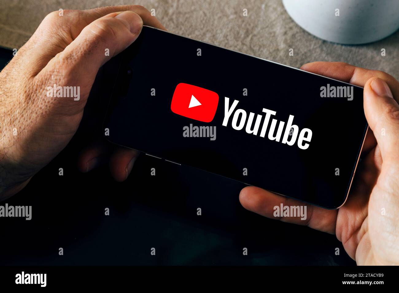 Youtube music logo hi-res stock photography and images - Alamy