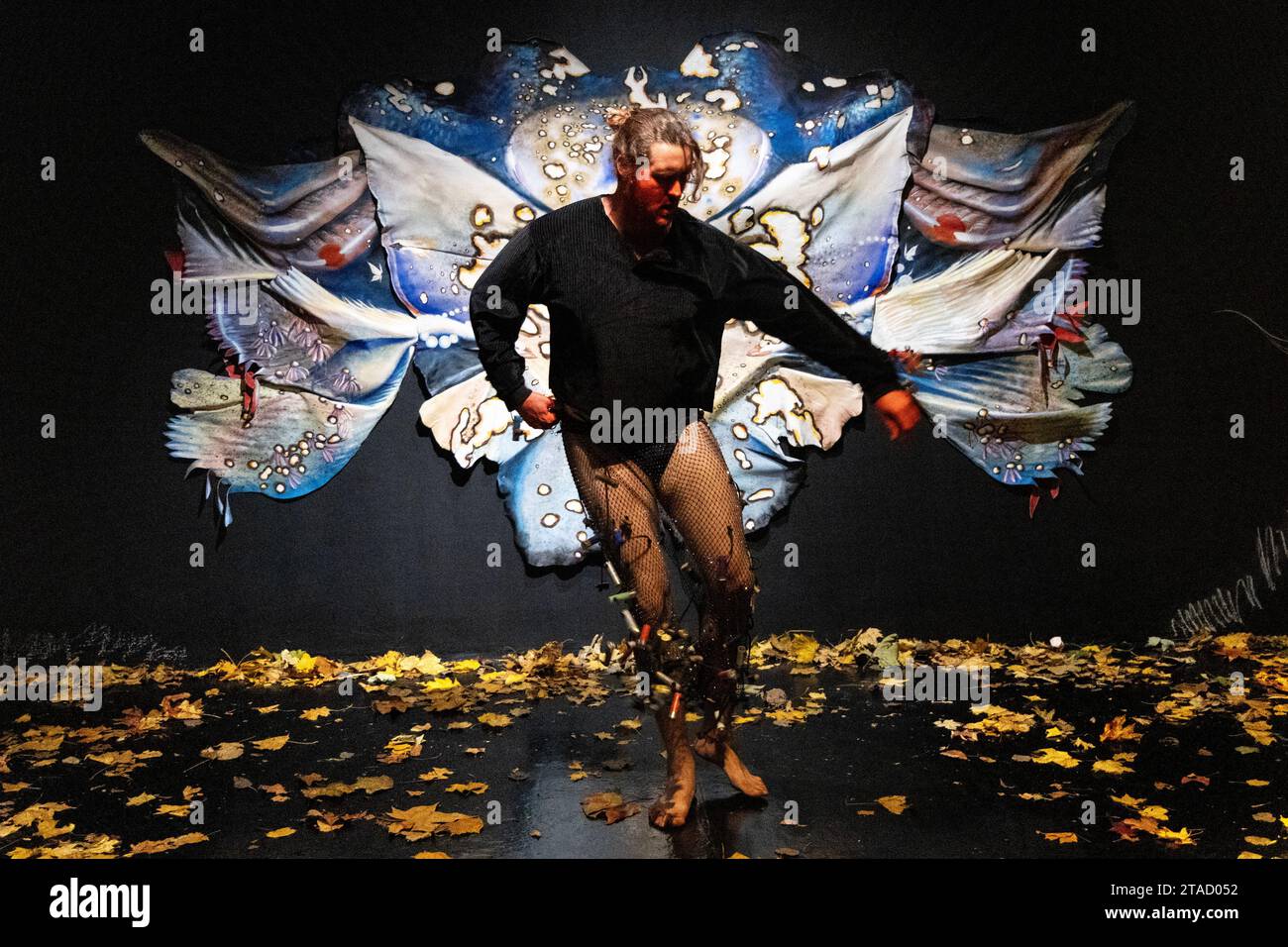 Fallen angel 2023 hi-res stock photography and images - Alamy