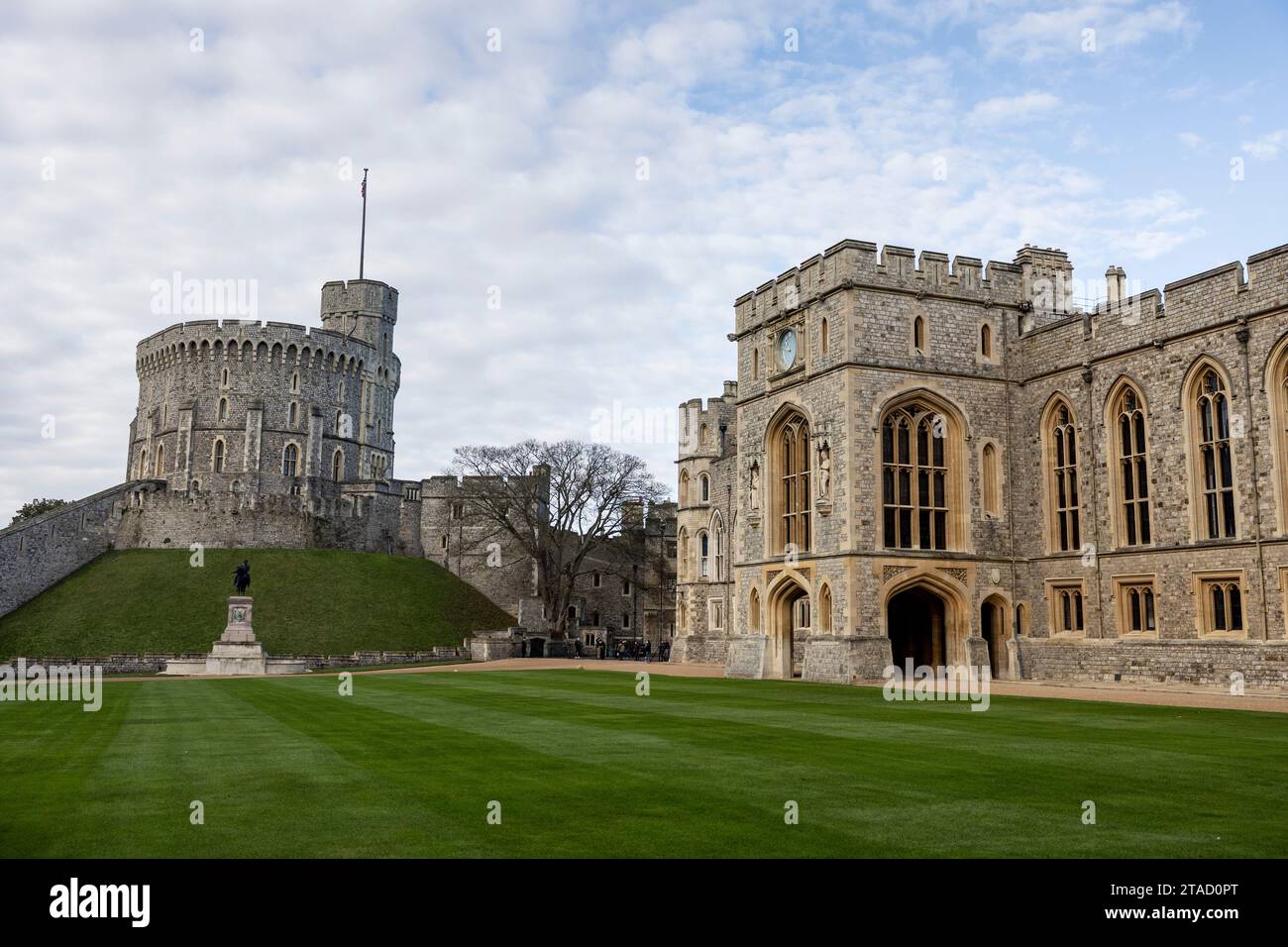 Castleexterior hi-res stock photography and images - Alamy