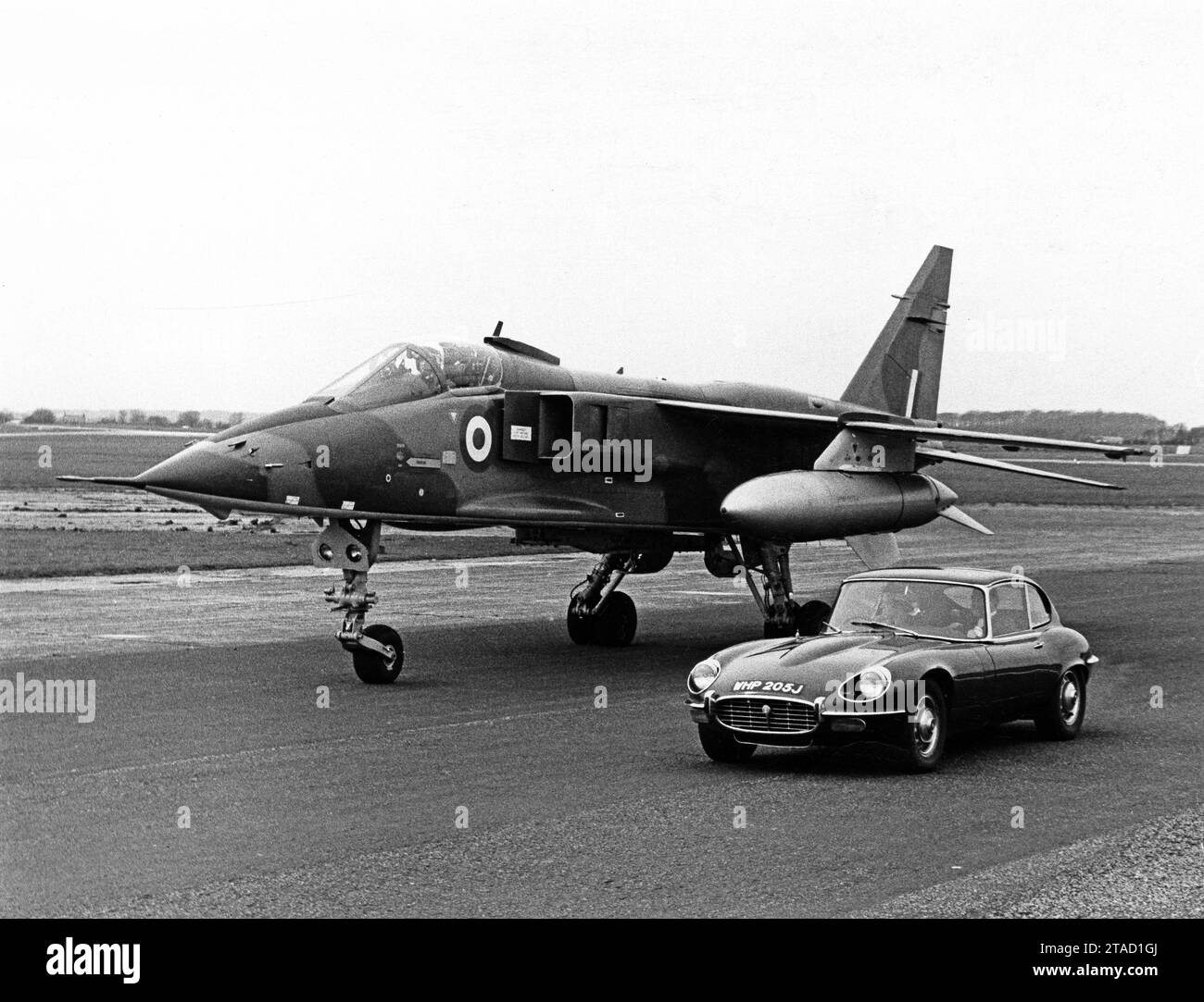 Jaguar v12 engine Black and White Stock Photos & Images - Alamy