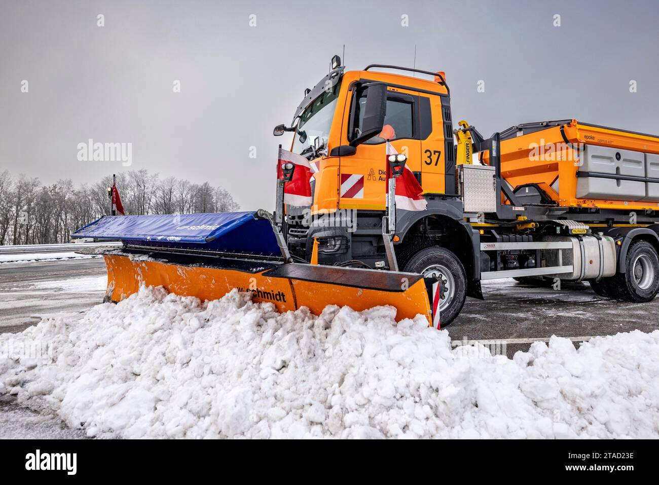 Clearing snow from highway hi-res stock photography and images - Alamy