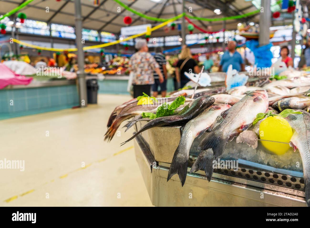 Fish market stand hi-res stock photography and images - Alamy