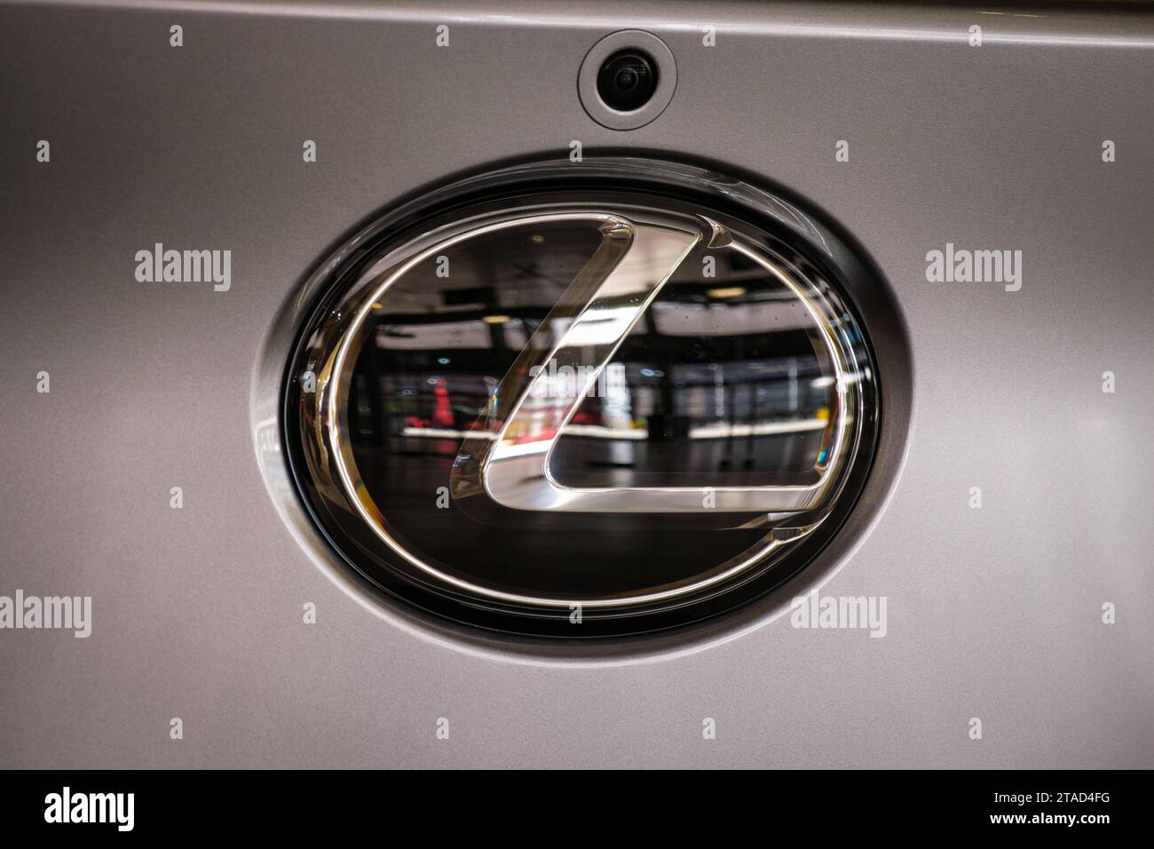 Lexus emblem hi-res stock photography and images - Alamy