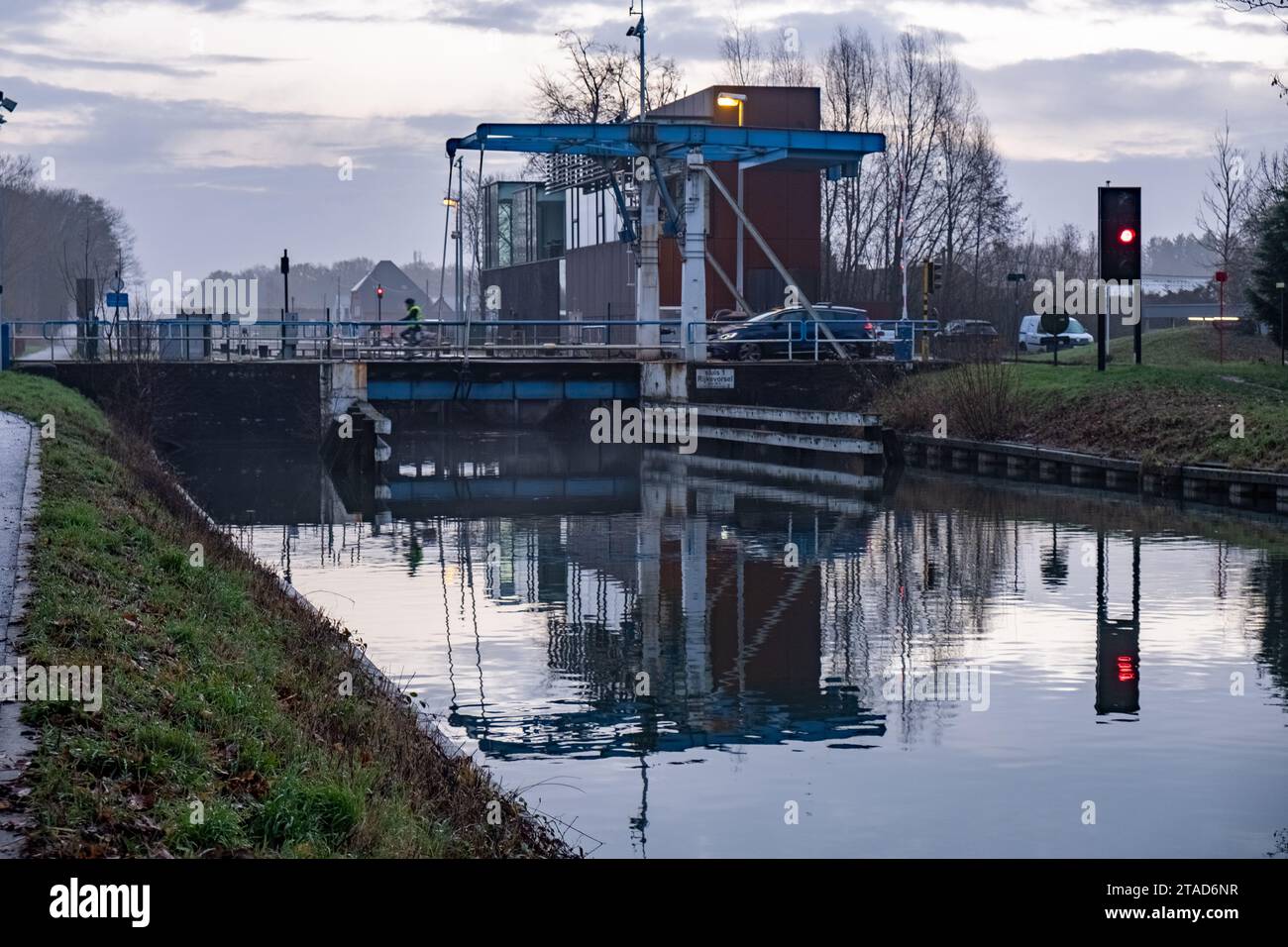 Waterside civil engineering hi-res stock photography and images - Alamy