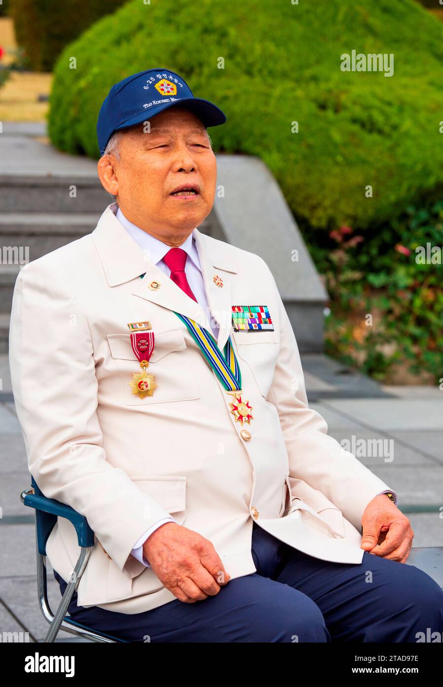 The U.N. Memorial Cemetery, Nov 10, 2023 : Hwang Sang-Young (91), a ...