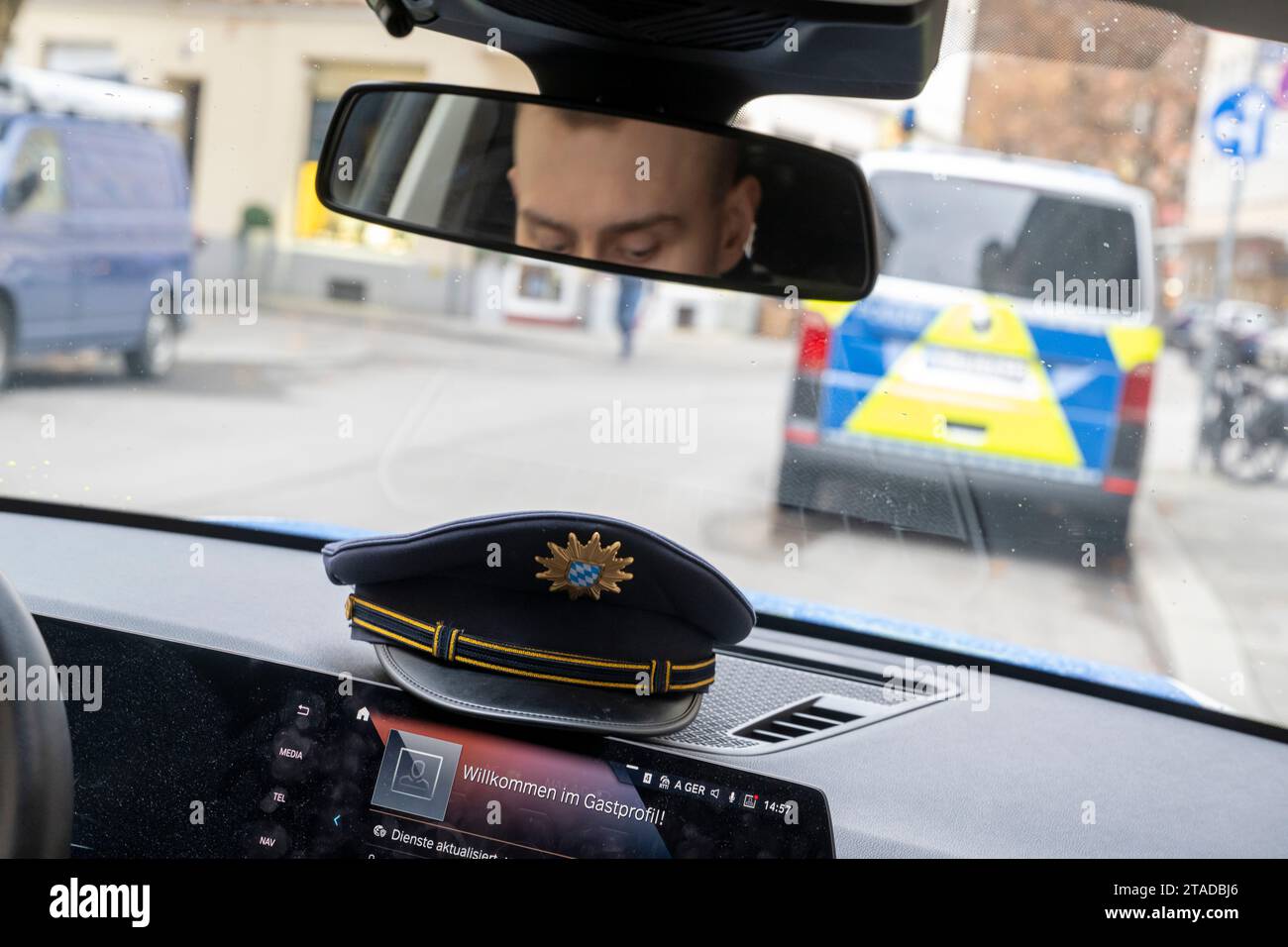 Police car dashboard hi-res stock photography and images - Alamy