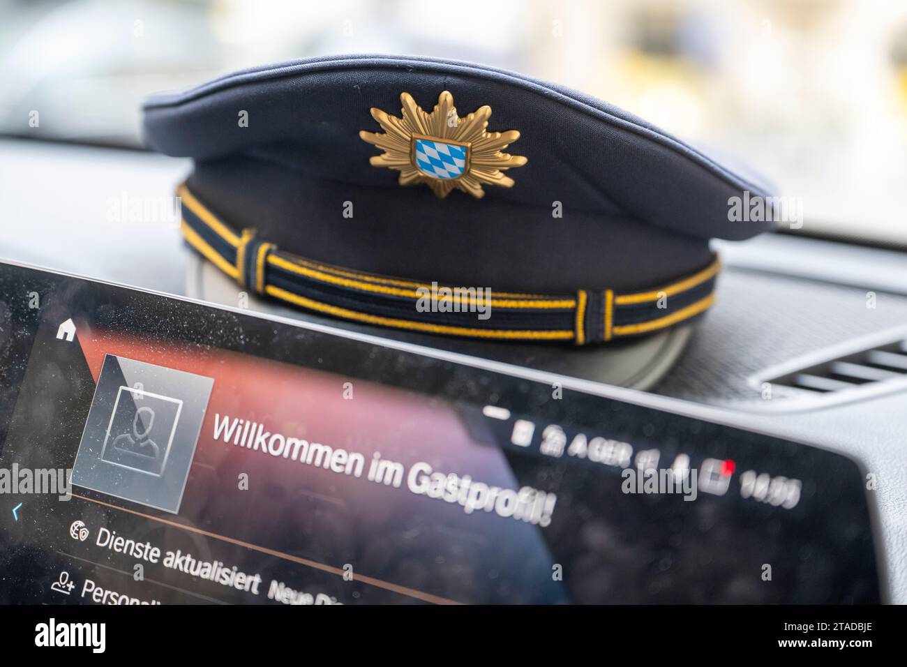 Police car dashboard hi-res stock photography and images - Alamy