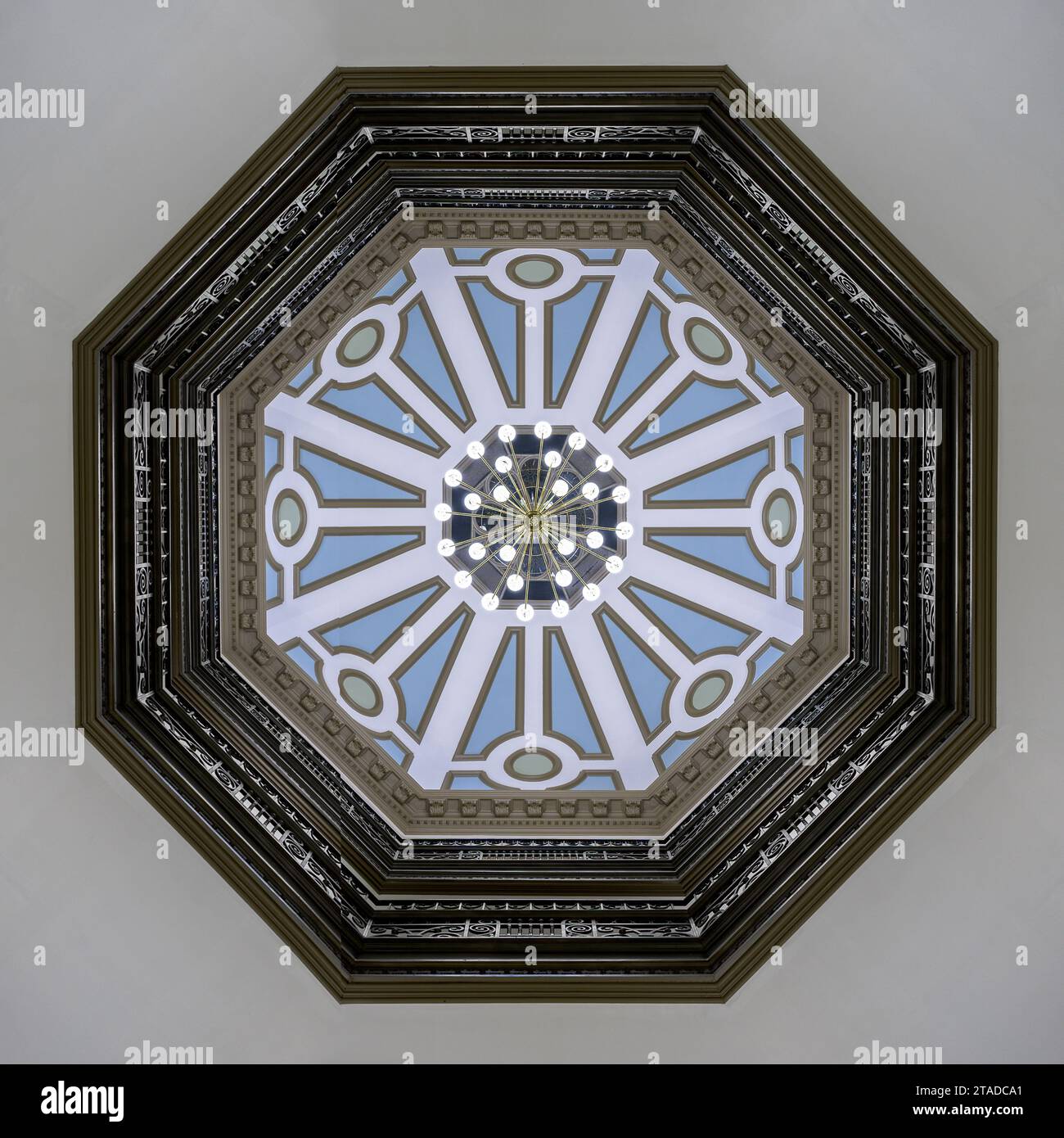 Inner dome, ceiling and chandelier of the Vigo County Courthouse (1888 ...