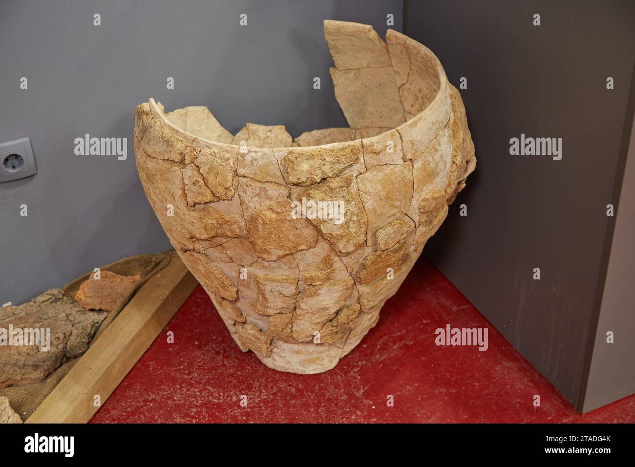 Vinca culture hi-res stock photography and images - Alamy