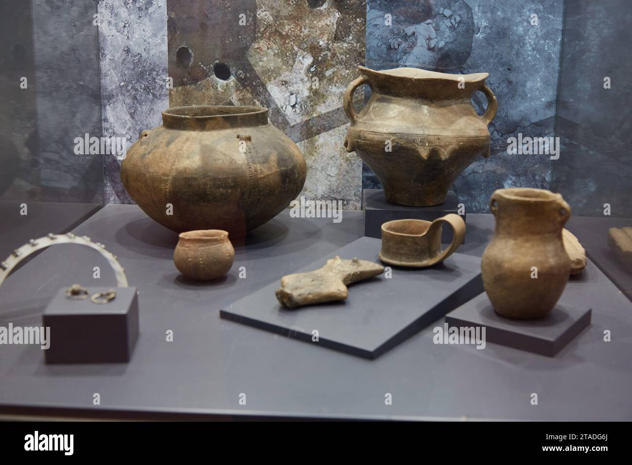 Vinca culture hi-res stock photography and images - Alamy