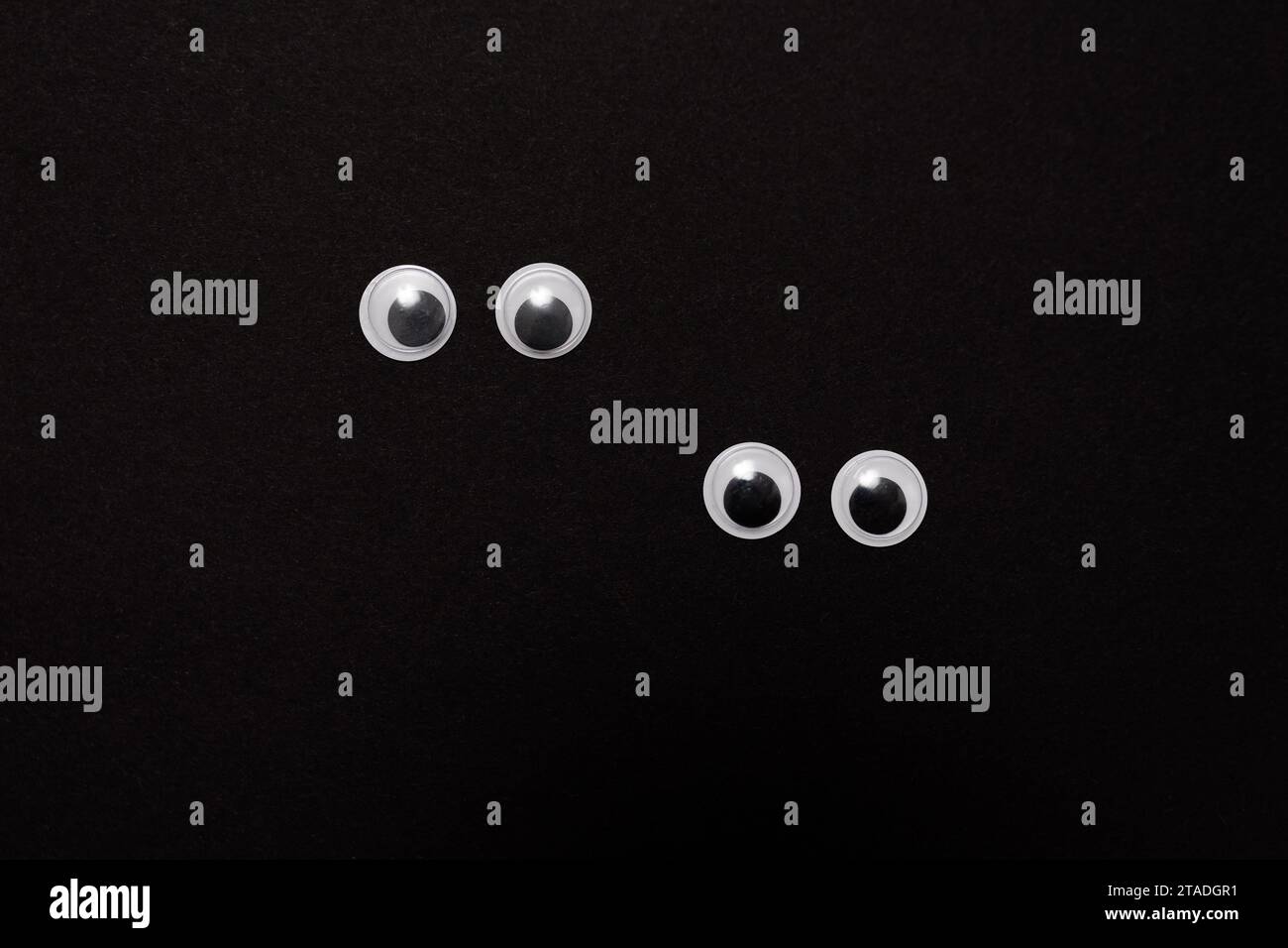 Two eyes emoji hi-res stock photography and images - Alamy