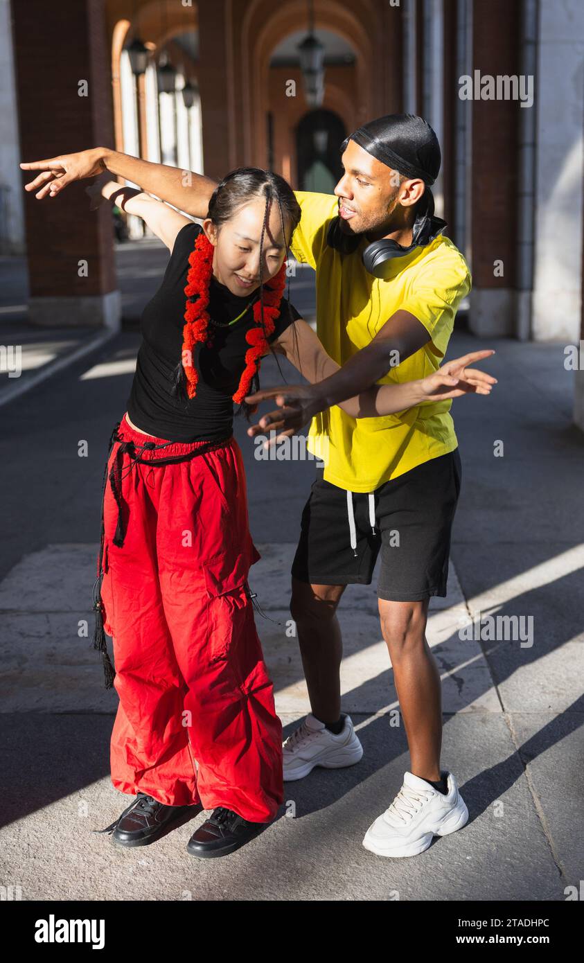 Portrait couple having dance training hi-res stock photography and ...