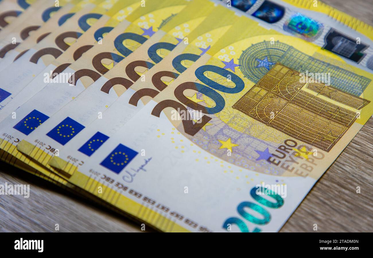 A collection of 200 Euro banknotes Stock Photo - Alamy