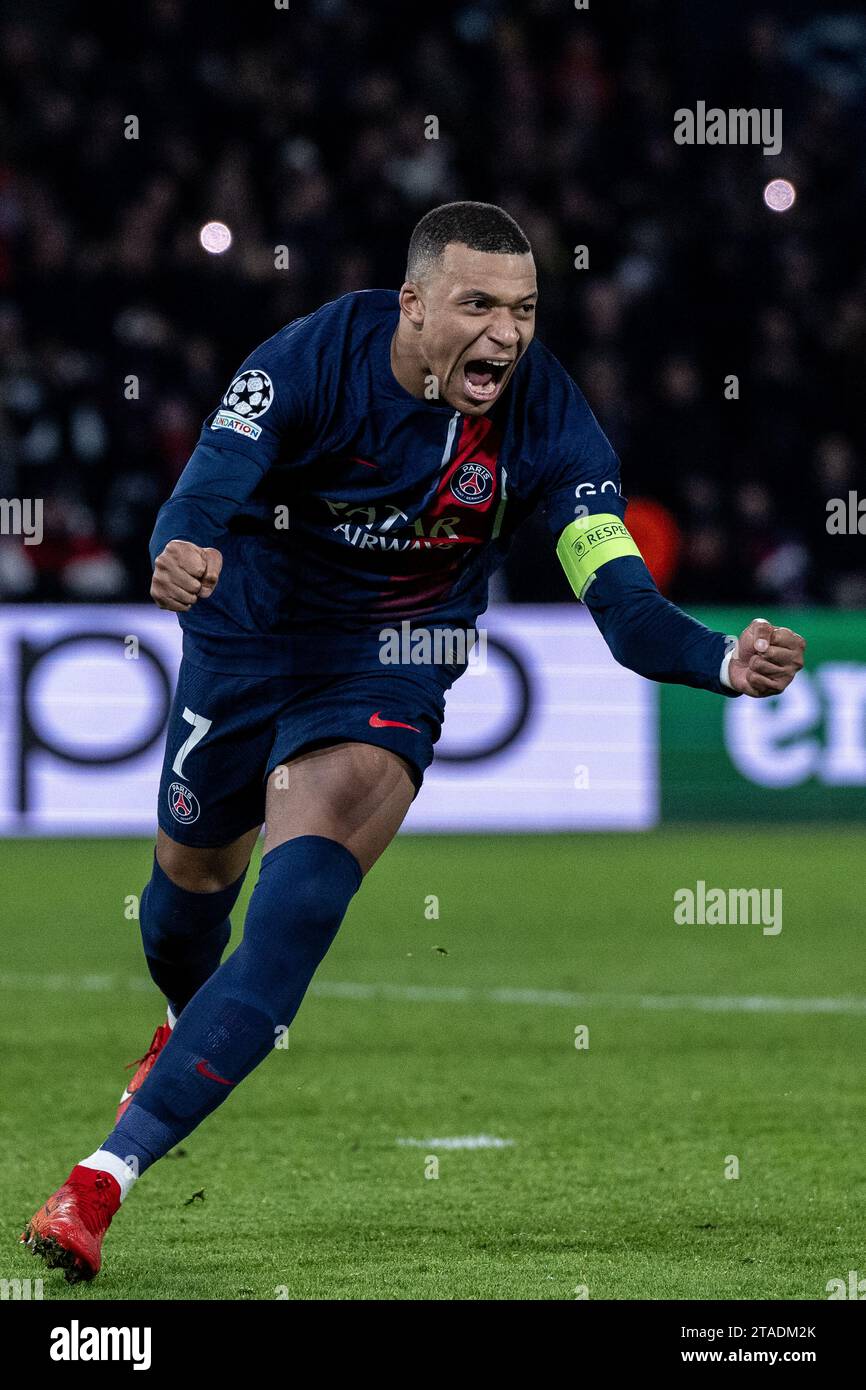 Mbappe champions league goal psg hi-res stock photography and images ...