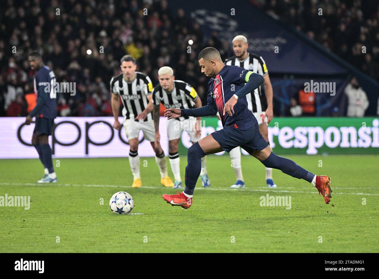 PARIS, FRANCE - NOVEMBER 28: Kylian Mbappe of Paris Saint-Germain ...