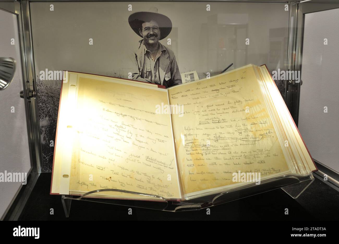 Autograph manuscript of Ernest Heminway's "The Short Happy Life of ...