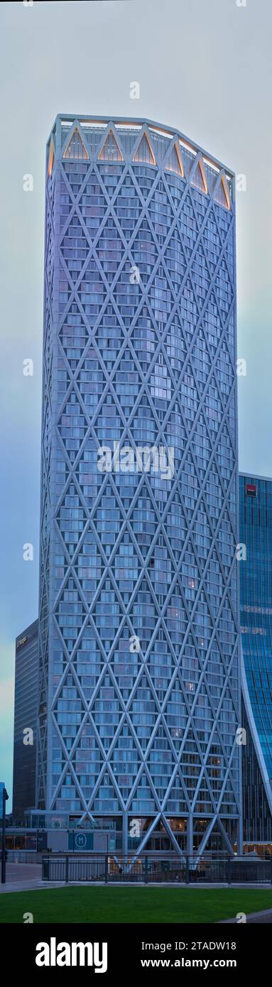 Newfoundland Quay, a skyscraper block of river Thames waterside ...
