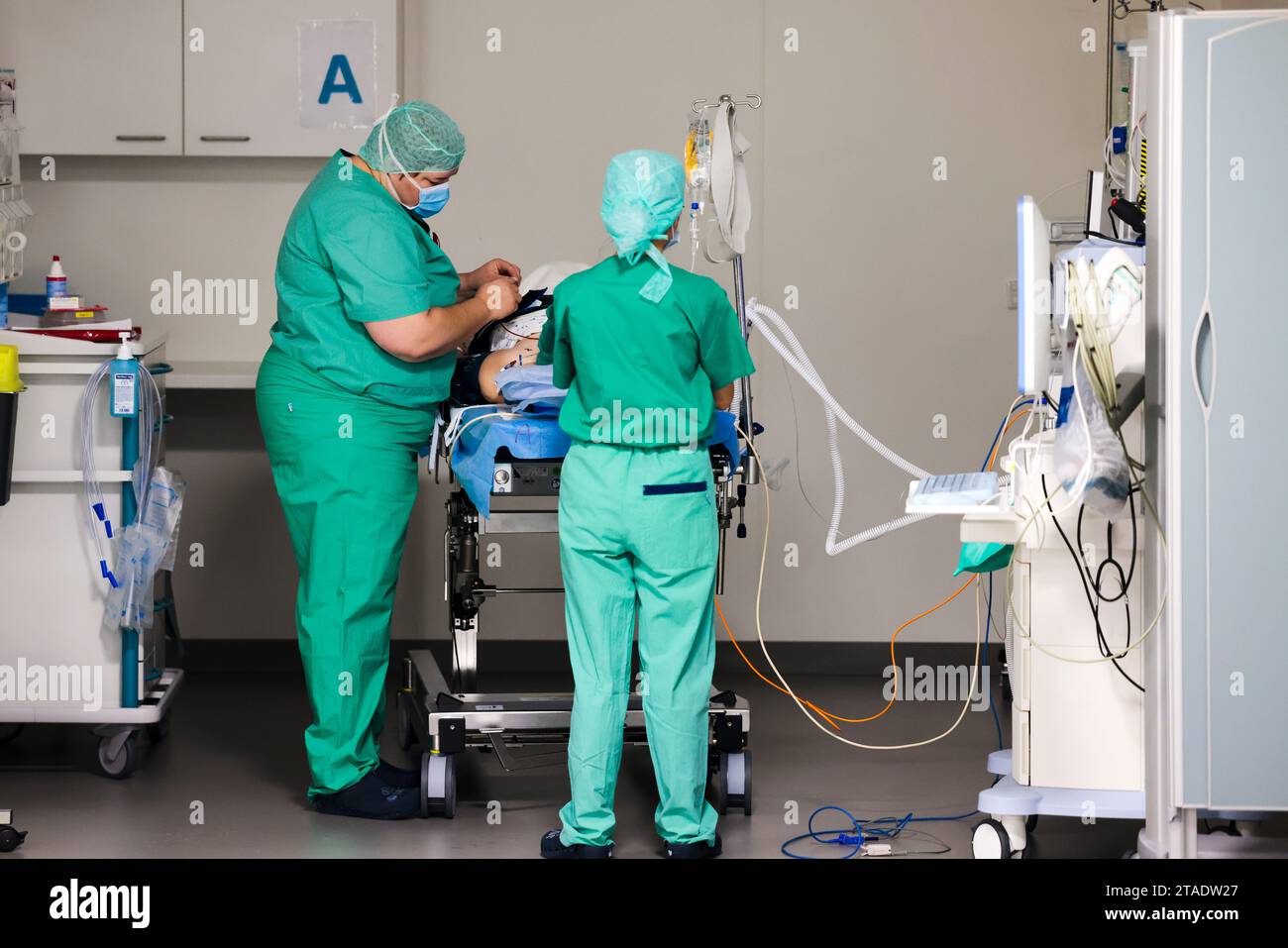 Anesthesia induction hi-res stock photography and images - Alamy