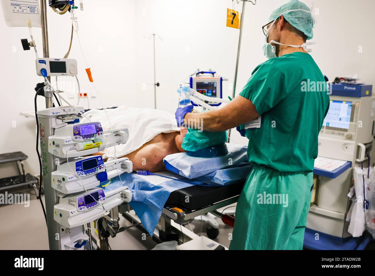 Anesthesia face mask icon hi-res stock photography and images - Alamy