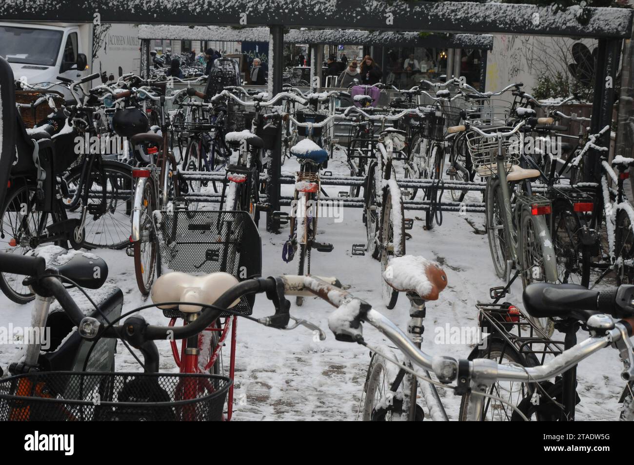 Cold wqinter hi-res stock photography and images - Alamy