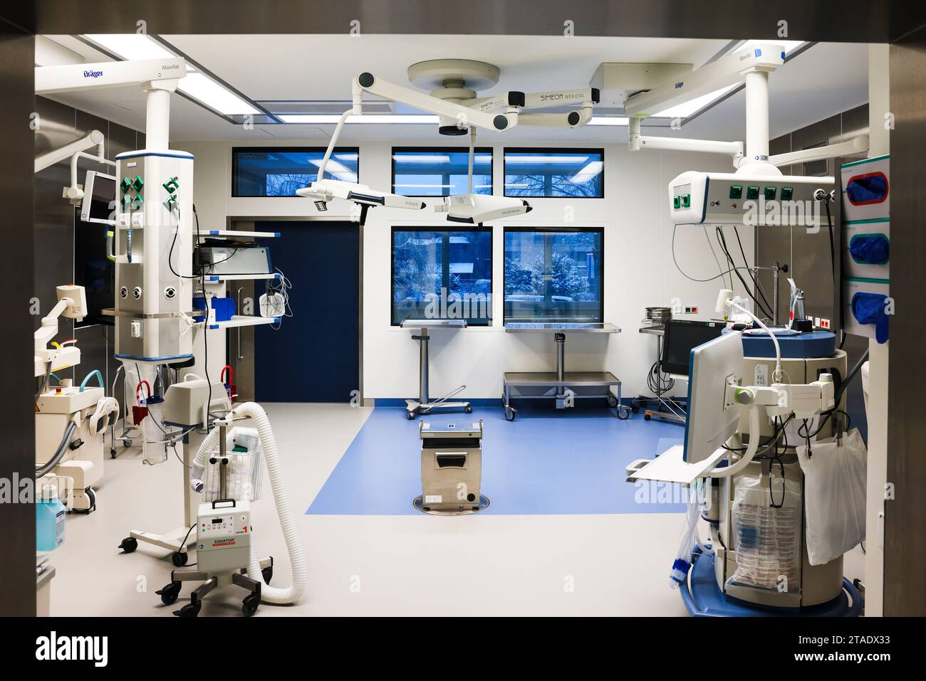 Rendsburg, Germany. 29th Nov, 2023. An operating room is prepared for ...