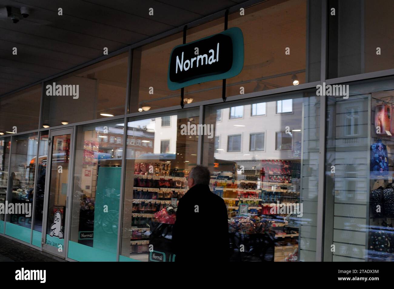 Normanormal store hi-res stock photography and images - Alamy