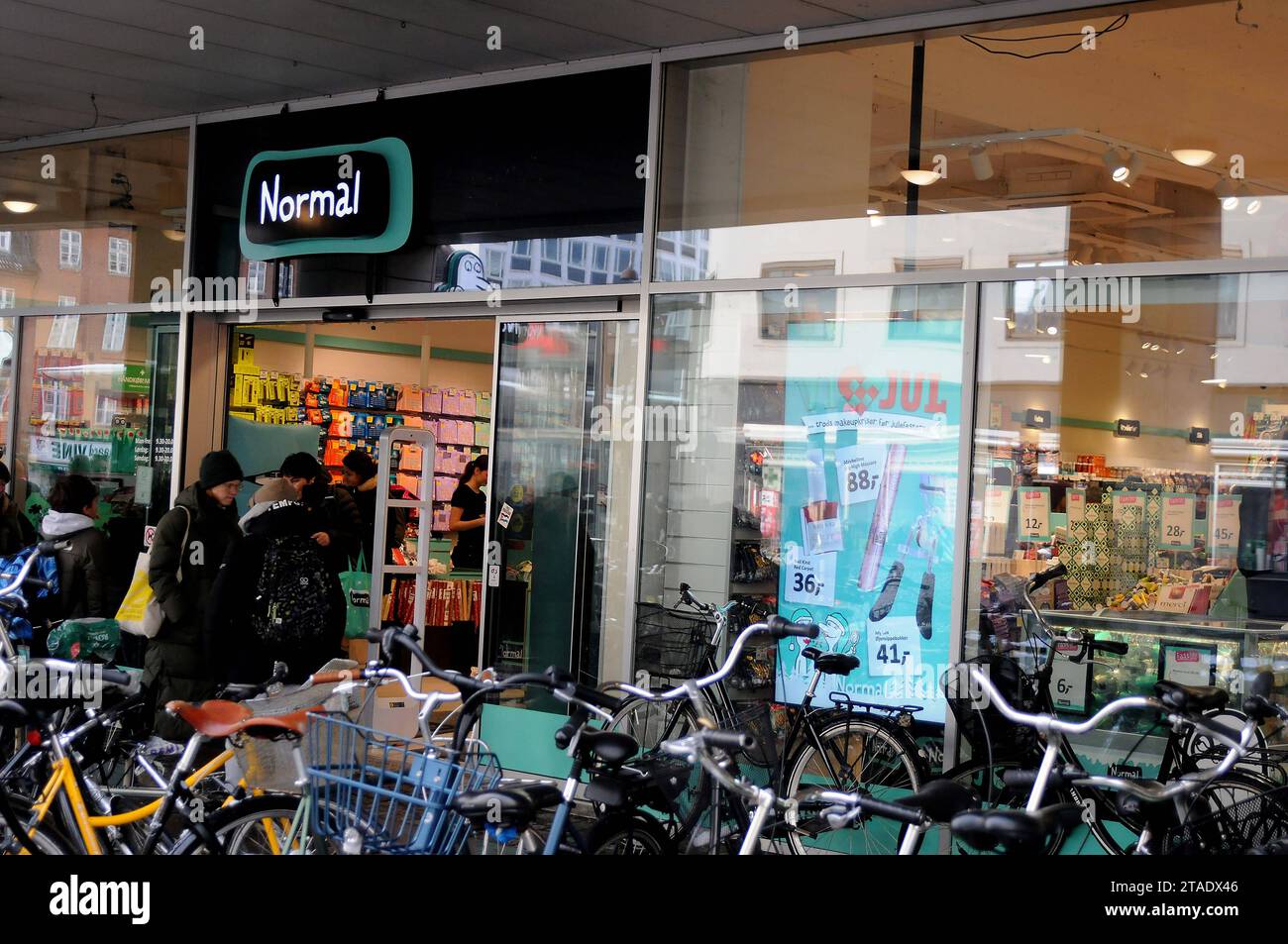 Normanormal store hi-res stock photography and images - Alamy