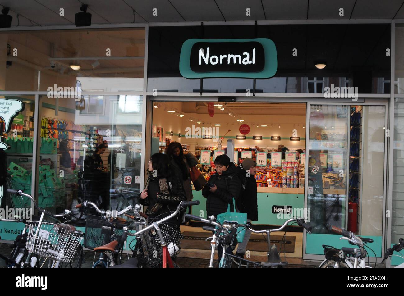 Normanormal store hi-res stock photography and images - Alamy