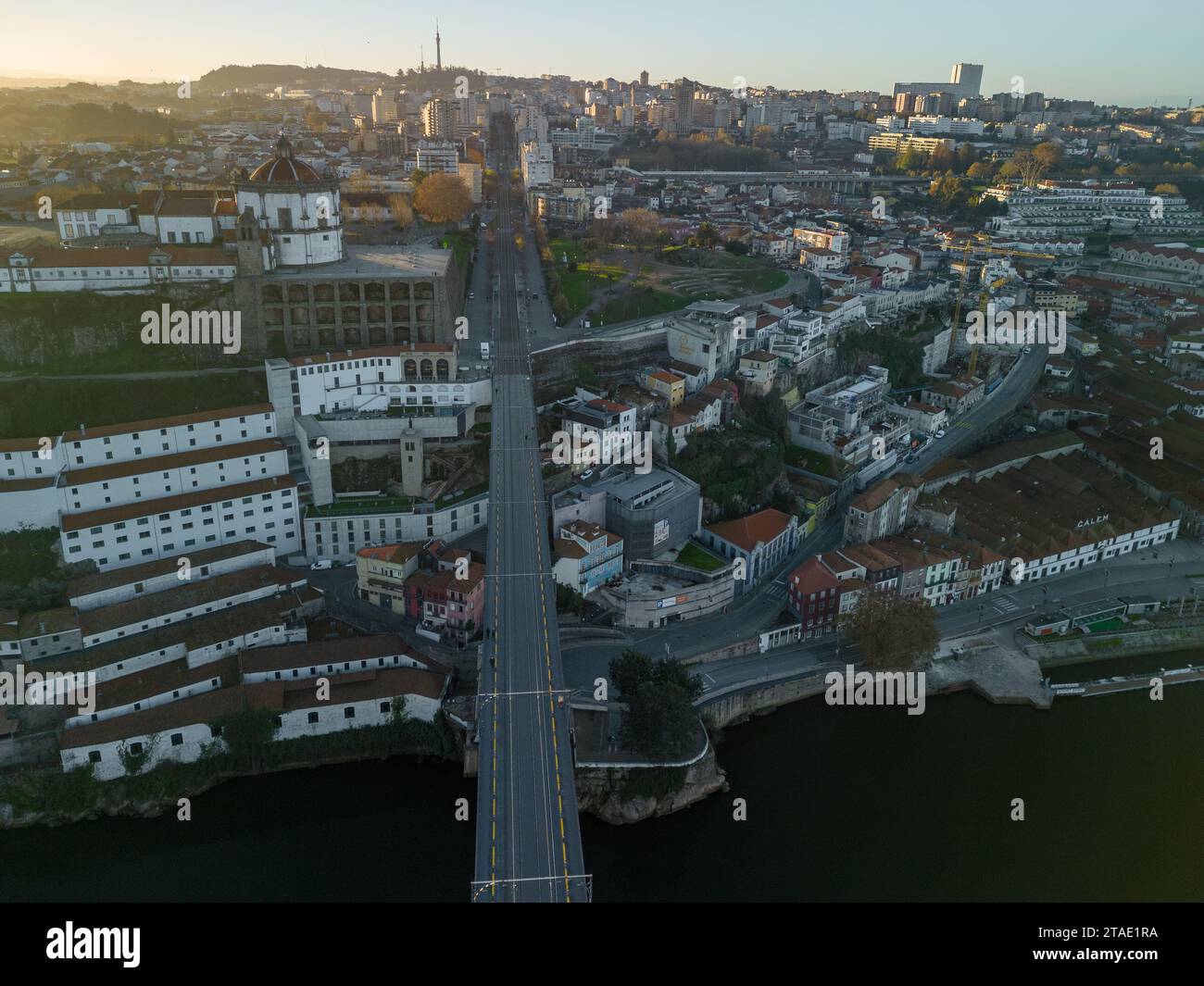 Bustling neighborhoods hi-res stock photography and images - Alamy