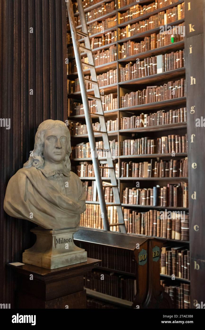 Dublin trinity college library hi-res stock photography and images - Alamy