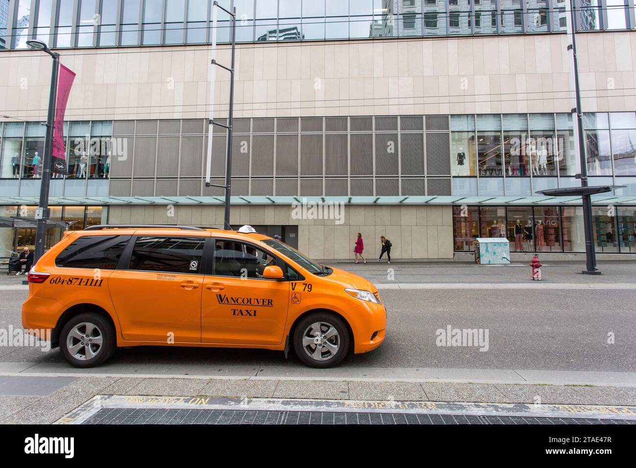 Vancouver taxi hi-res stock photography and images - Alamy