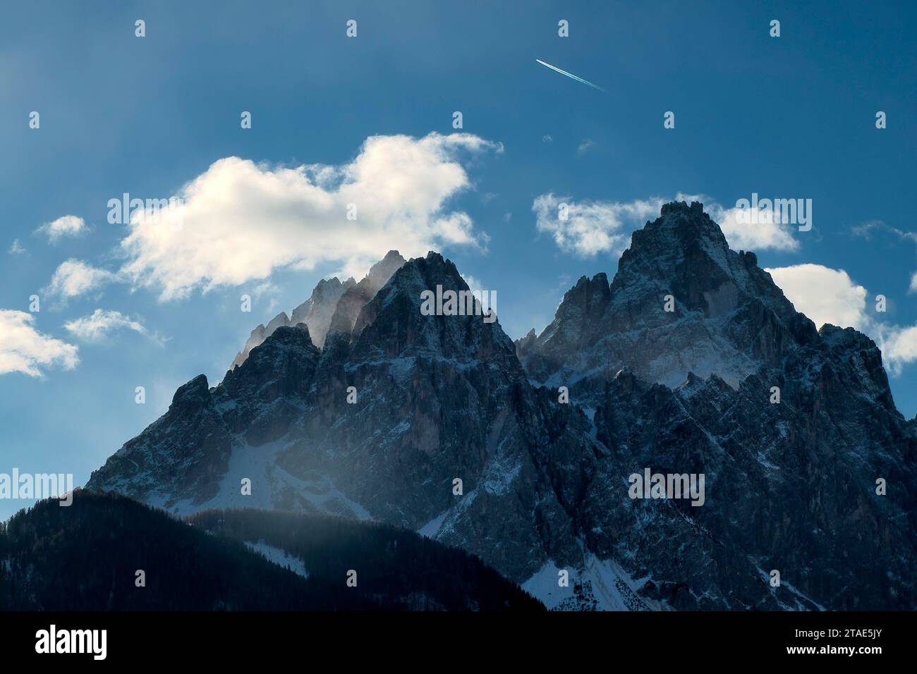 Dolomites park of Lavaredo Peaks of Mountain Rudo, Croda dei Rondoi ...