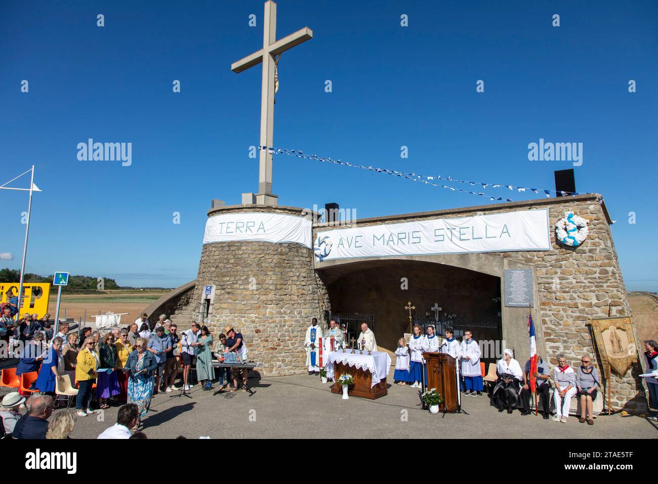France, Nord, Grand Fort Philippe, sea ??festival, mass at the sailors ...