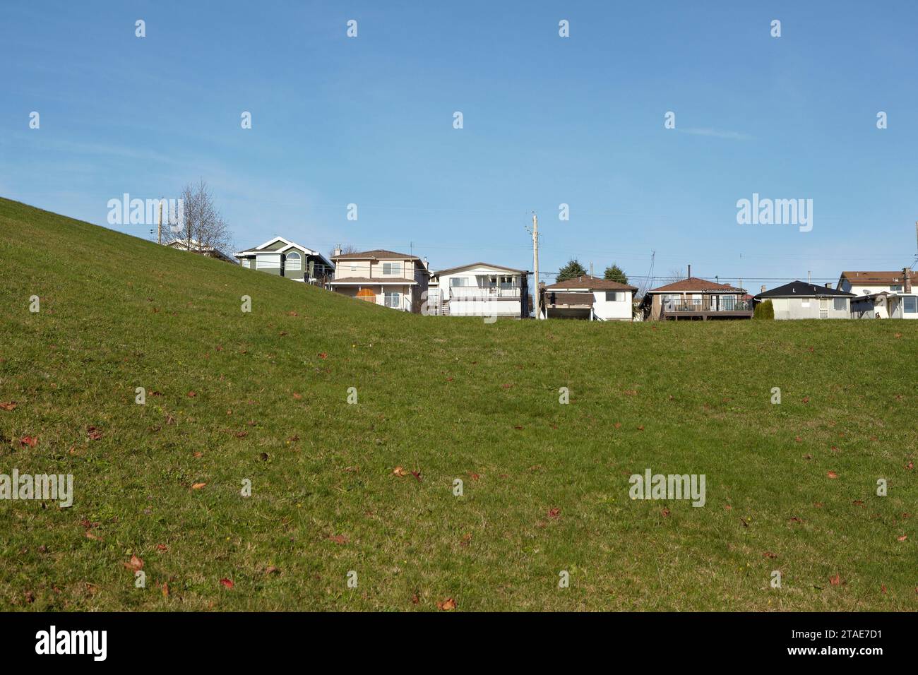 Grass slope hi-res stock photography and images - Alamy