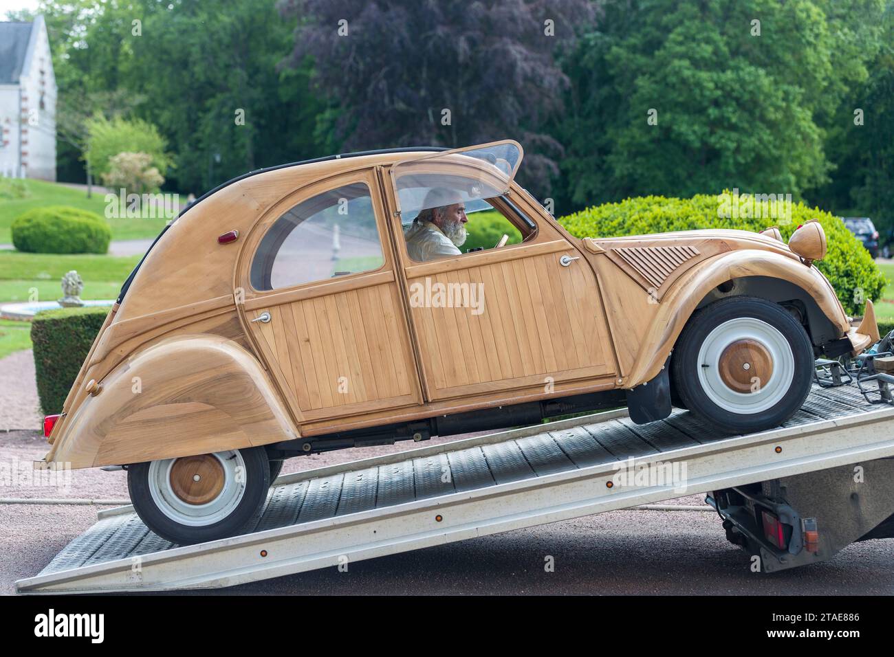 Montbazon, Château d'Artigny, Michel Robillard, a former cabinetmaker ...