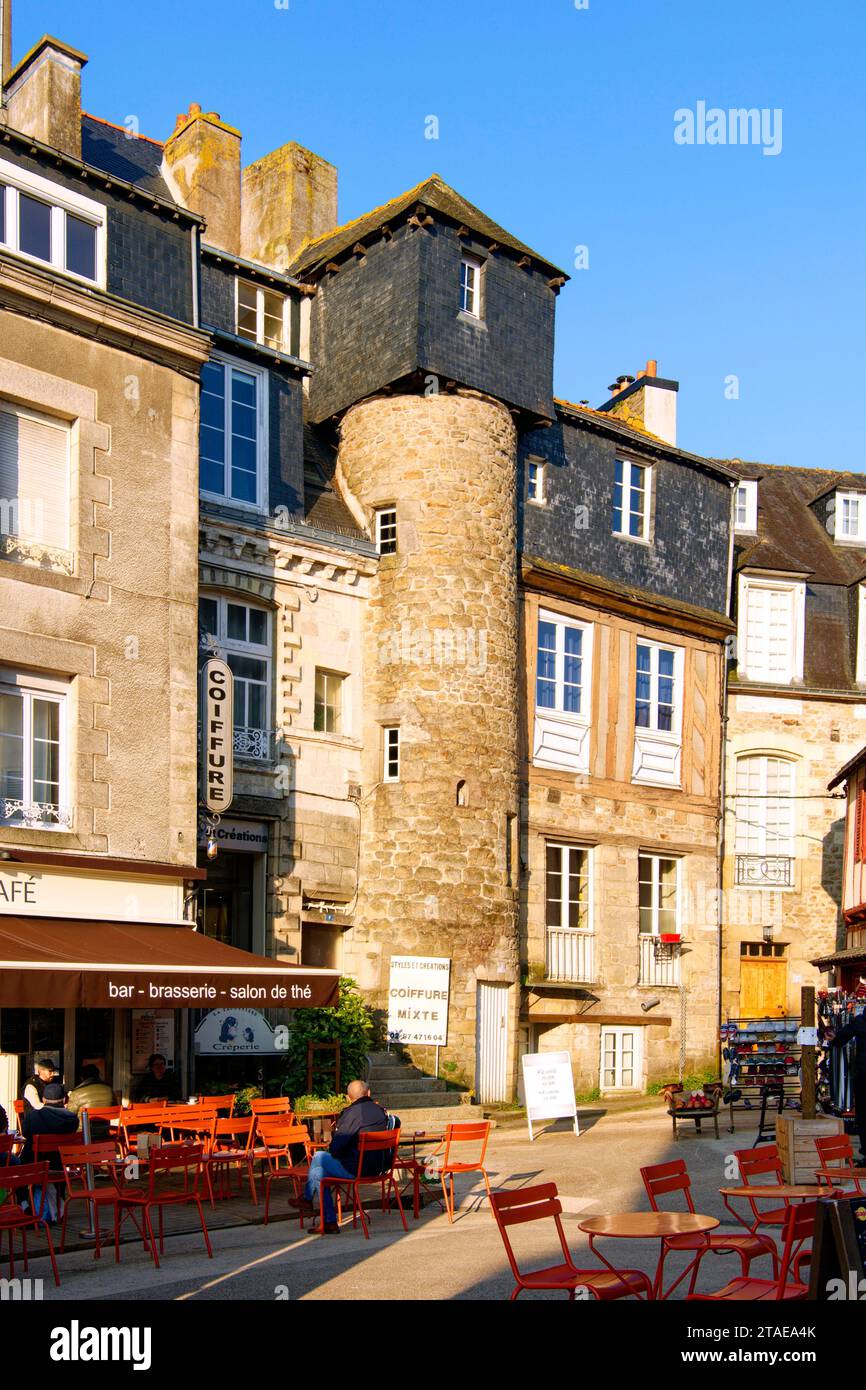 Place des lices square hi-res stock photography and images - Alamy