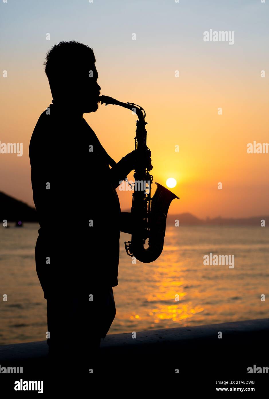Saxophone sea hi-res stock photography and images - Alamy
