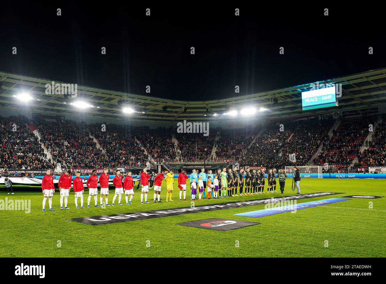 ALKMAAR - Players from both teams during the UEFA Conference League match in group E between AZ ...