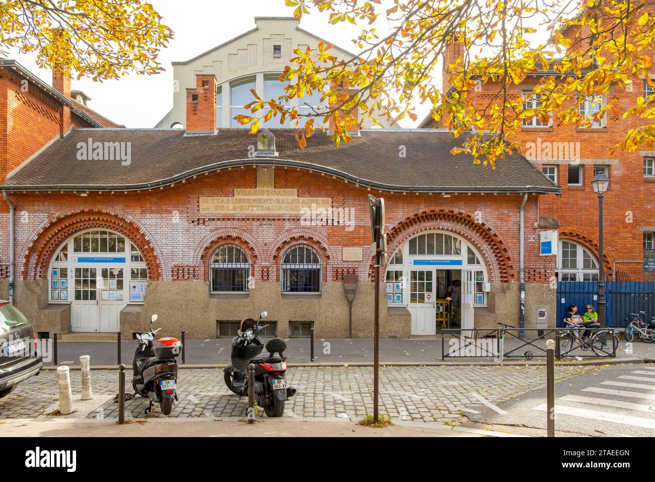 Butte aux cailles pool paris hi-res stock photography and images - Alamy
