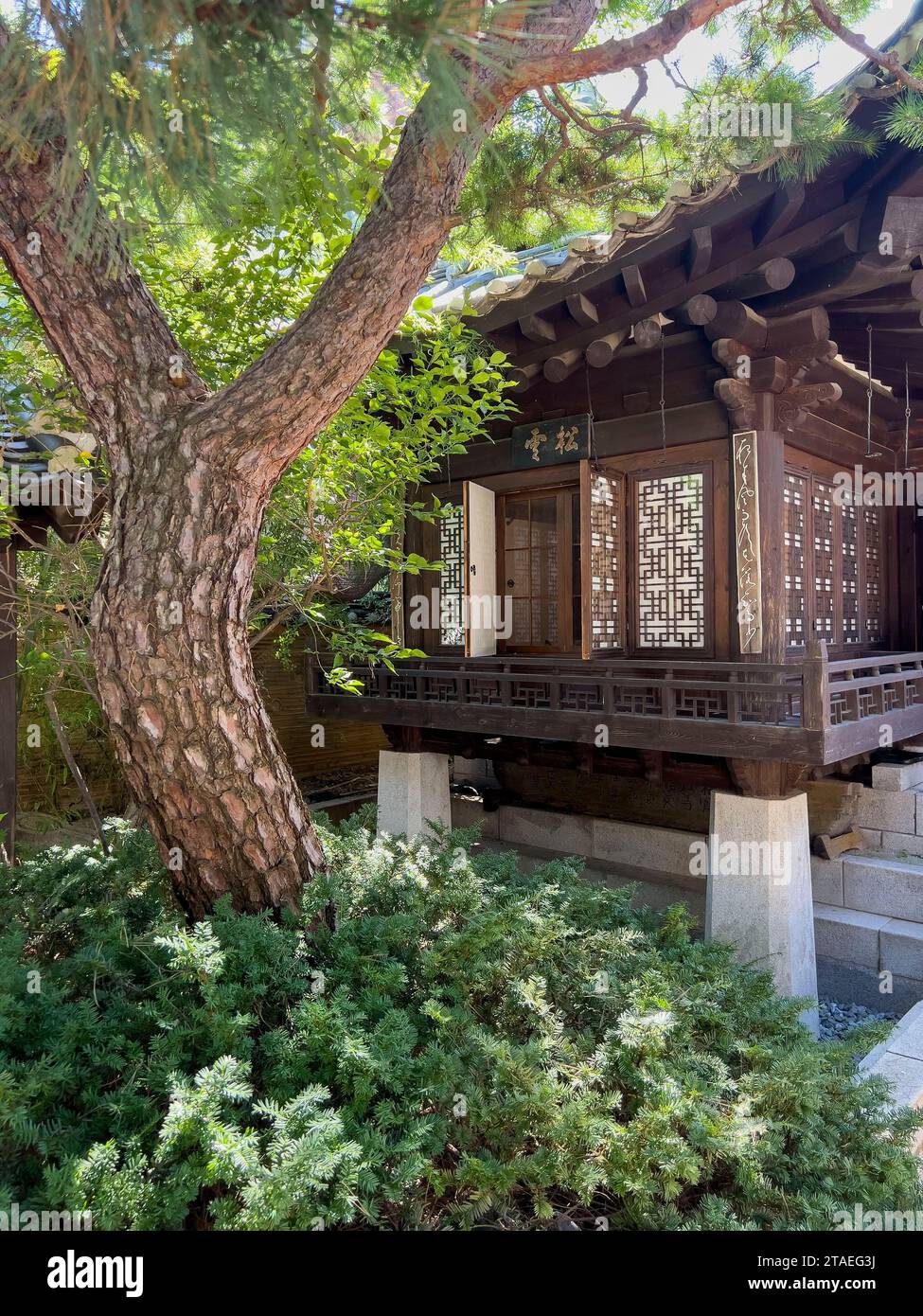 South Korea, Seoul, Jongno gu district, Bukchon Hanok Village, village ...