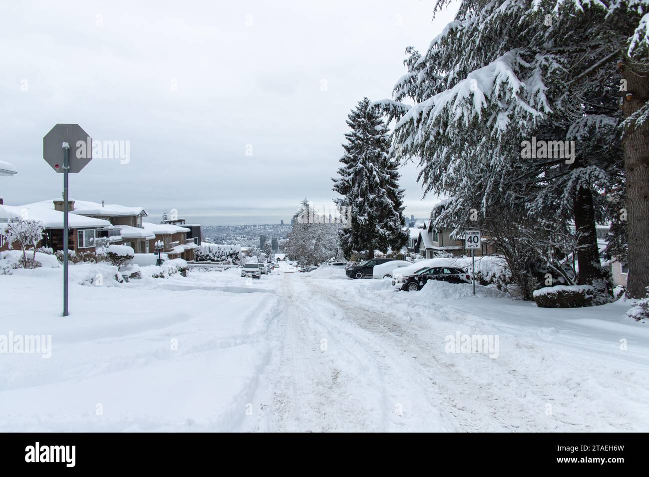 Snow and road surfaces hi-res stock photography and images - Alamy