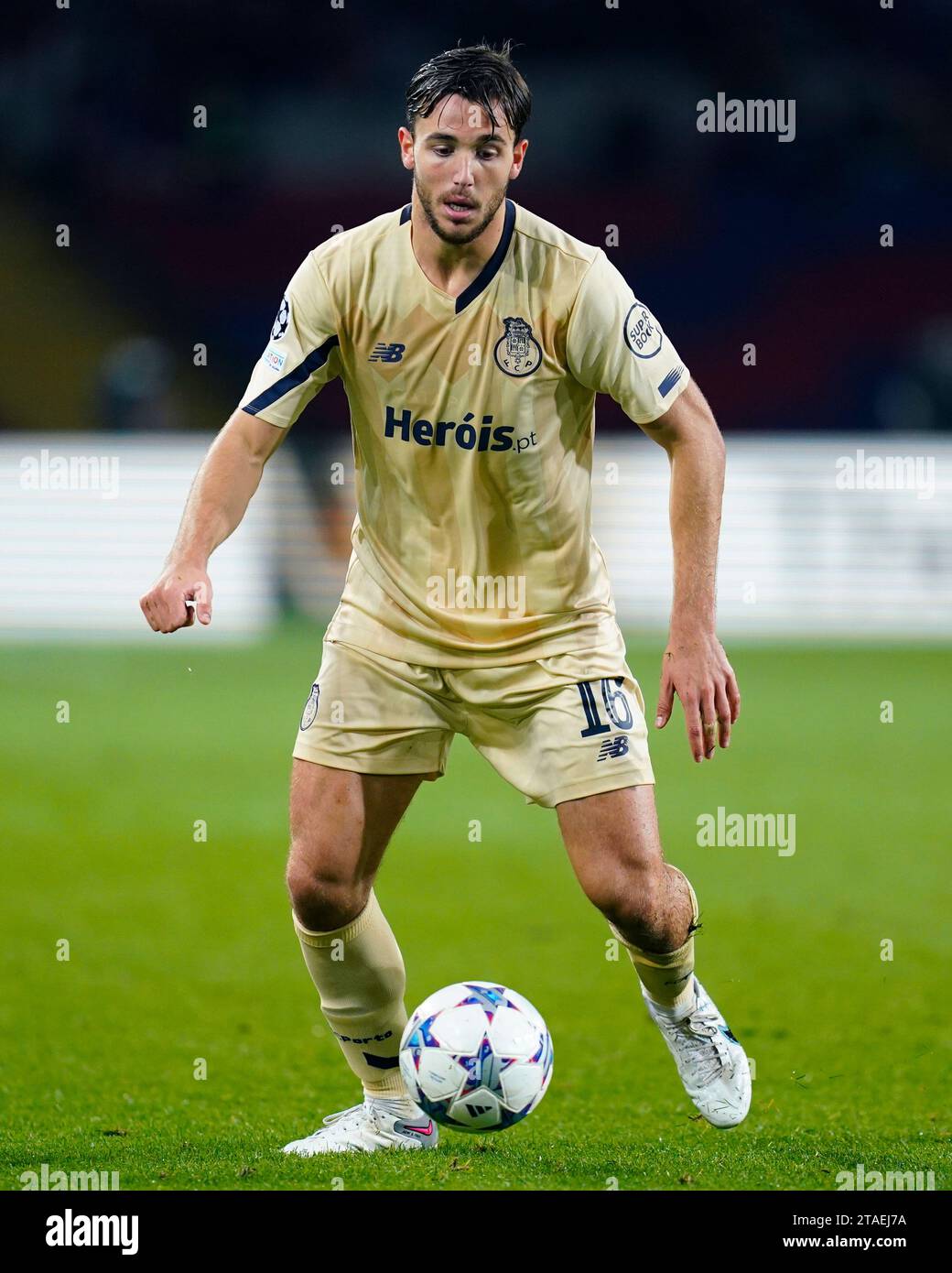 Barcelona, Spain. 28th Nov, 2023. Nico Gonzalez of FC Porto during the ...