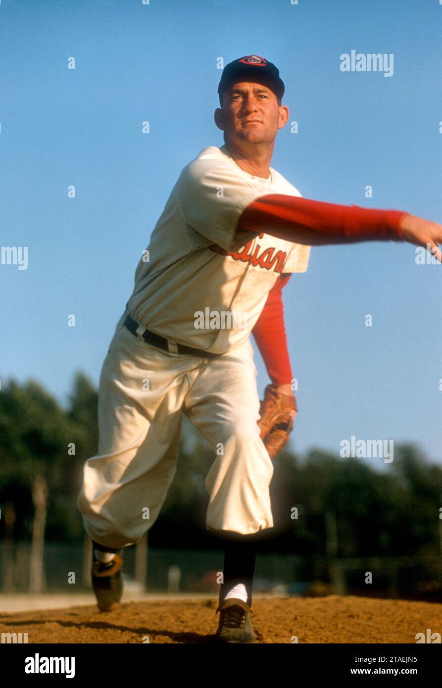 TUCSON, AZ - MARCH, 1957: Pitcher Bob Lemon #21 of the Cleveland ...