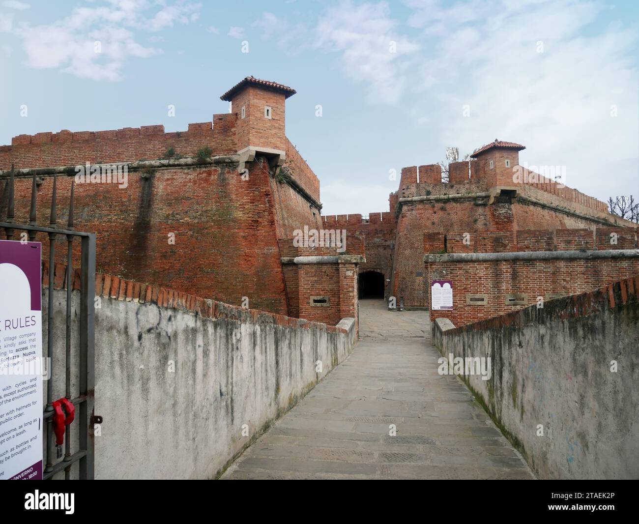 Livorno, Tuscany, Italy. Fortezza Nuova/Nerw fortress Stock Photo - Alamy