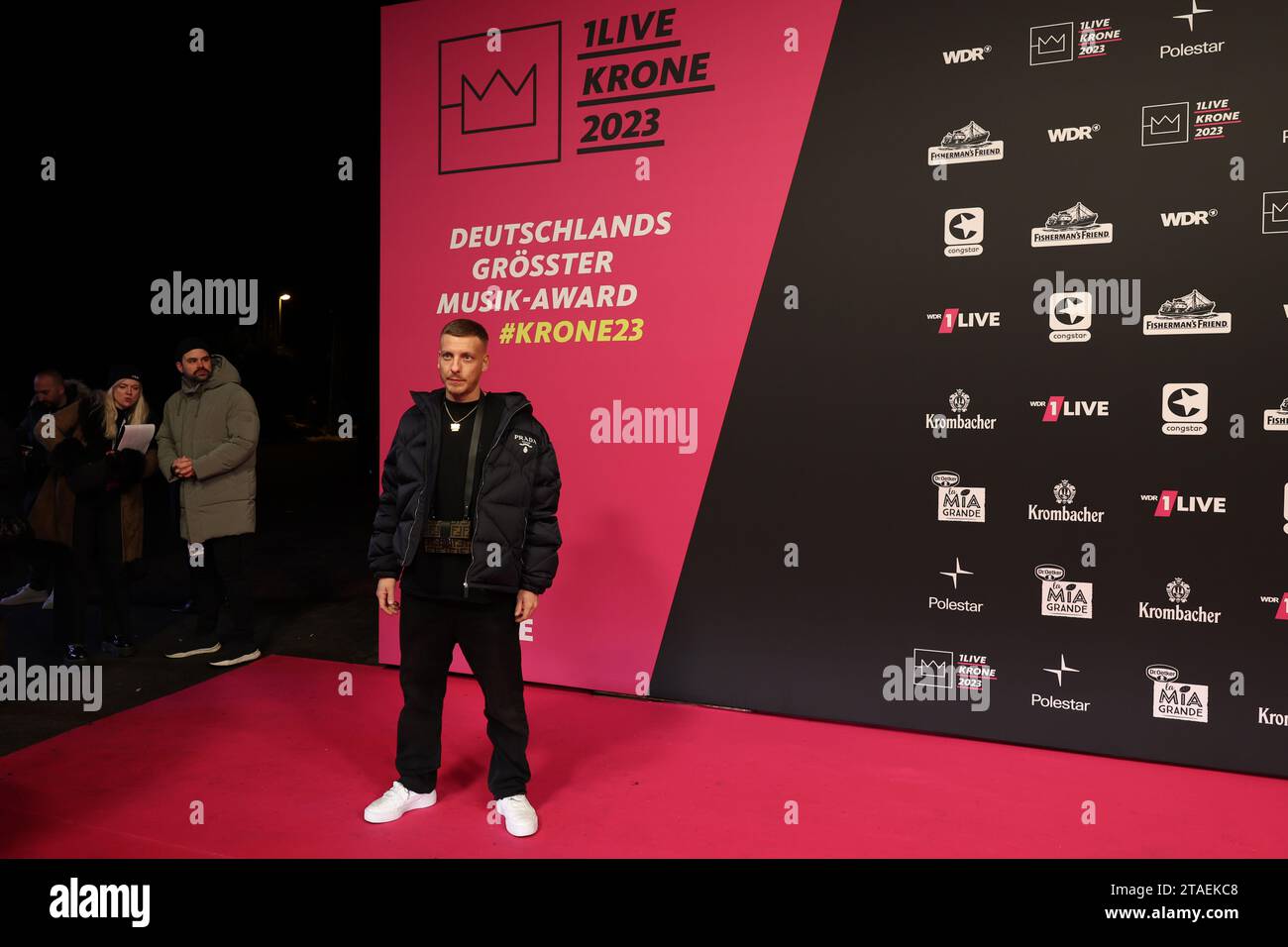 Bielefeld, Germany. 30th Nov, 2023. Felix Lobrecht arrives on the red ...