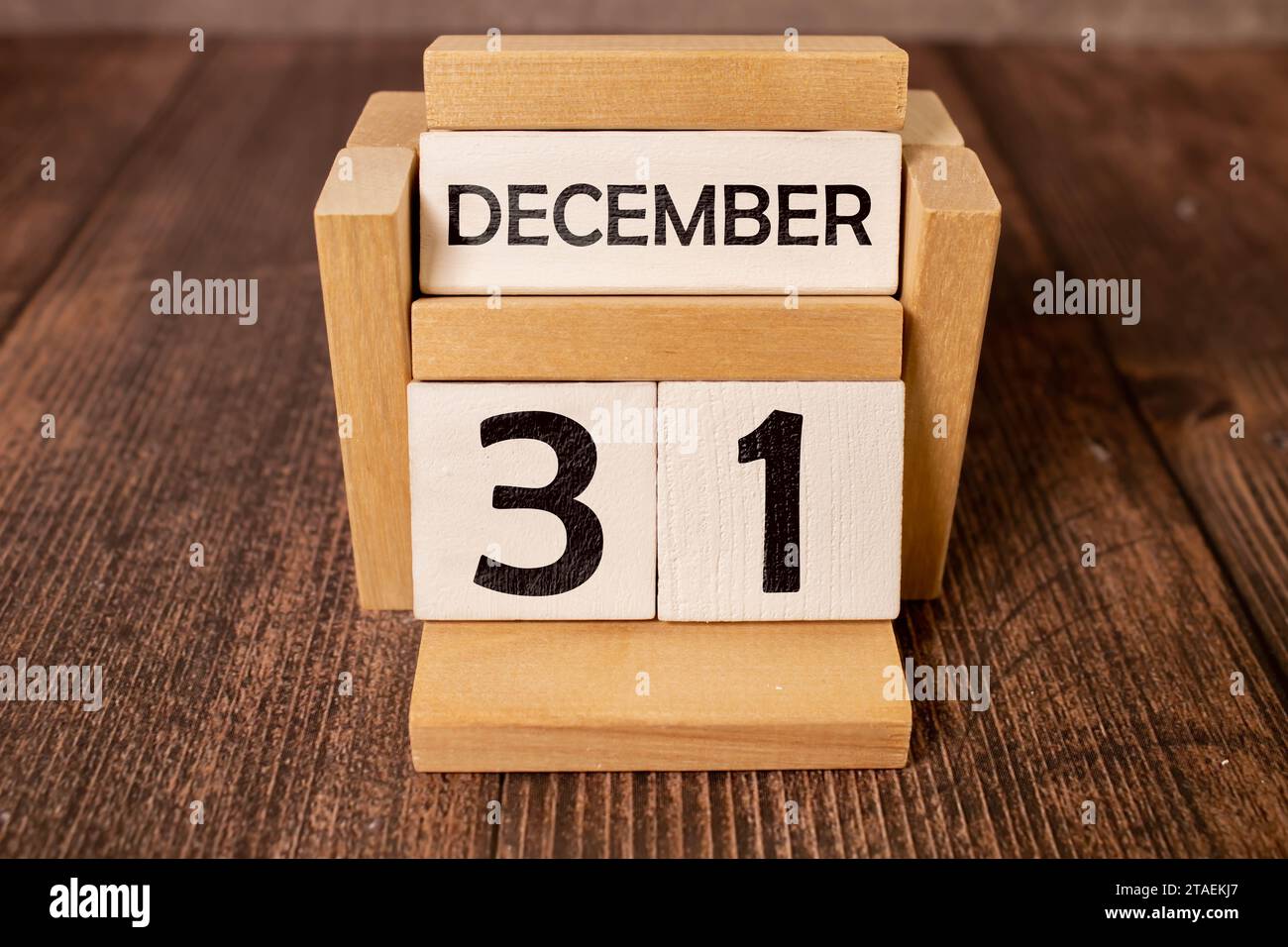 wooden flip calendar with the inscription 31 December Stock Photo - Alamy