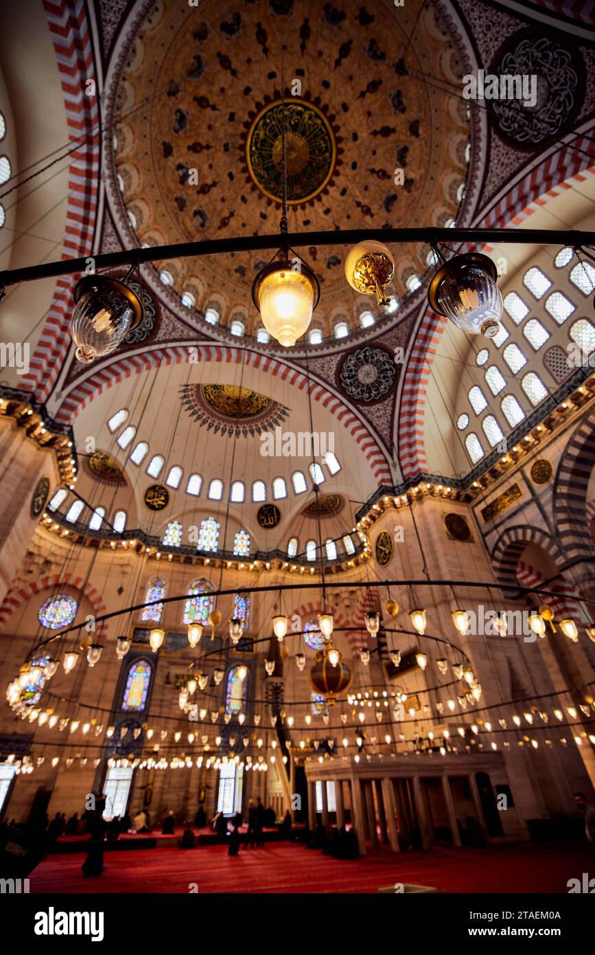 Mosque windows hi-res stock photography and images - Alamy